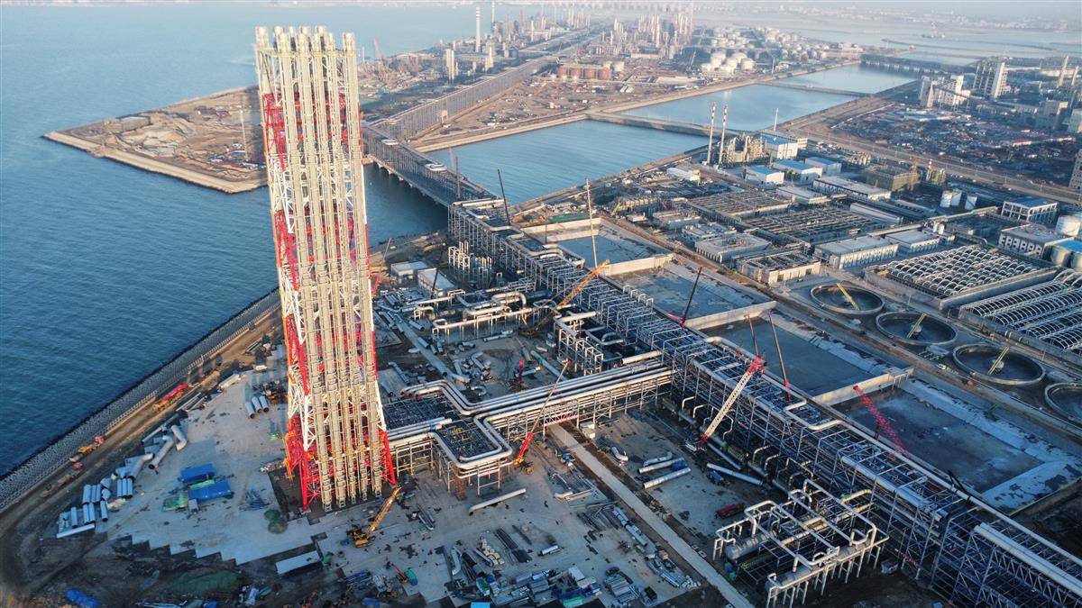 势如虹 战正酣 全力跑出裕龙“加速度” ——十六化建山东裕龙岛炼化一体化项目建设纪实 - 湖北日报新闻客户端