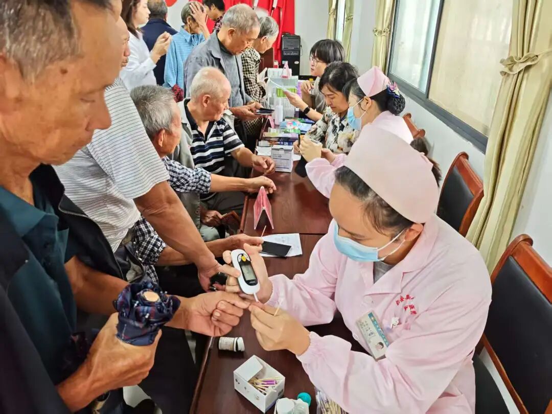 红安县二程镇这些身影 温暖了整个假期 - 湖北日报新闻客户端
