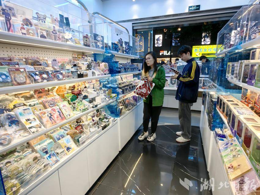 武汉X118商场变身华中地区首个动漫主题商业MALL - 湖北日报新闻客户端
