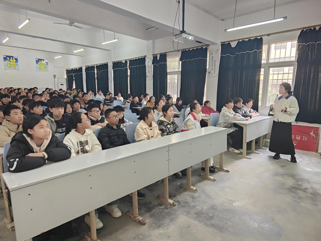 潜江市精神卫生中心为中学生送上心理健康“必修课” - 湖北日报新闻客户端